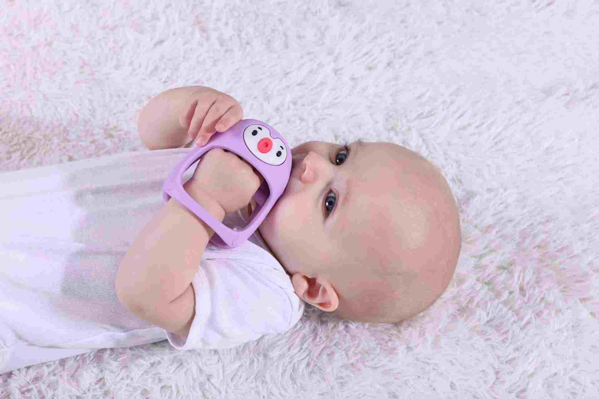 When Should You Give Your Little One Their First Teether? Expert Advic ...